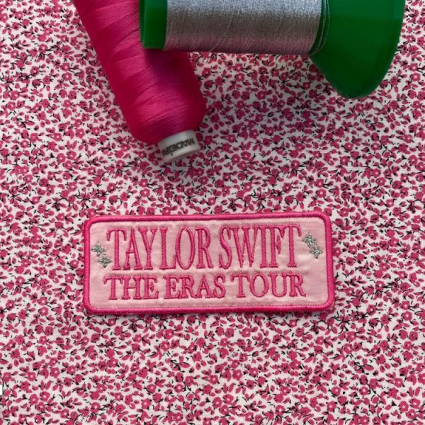 Taylor Swift (The Eras Tour) - Emblemas Académicos
